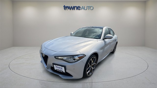Pre-Owned 2021 Alfa Romeo Giulia Ti 4D Sedan in Orchard Park, Hamburg ...