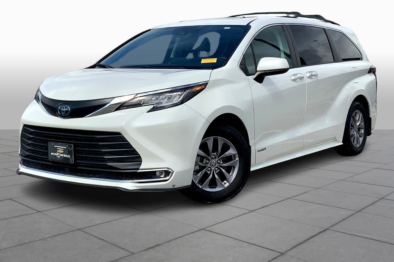 Pre-Owned 2021 Toyota Sienna XLE Mini-van, Passenger in Houston #MS041111 | Sterling McCall Acura