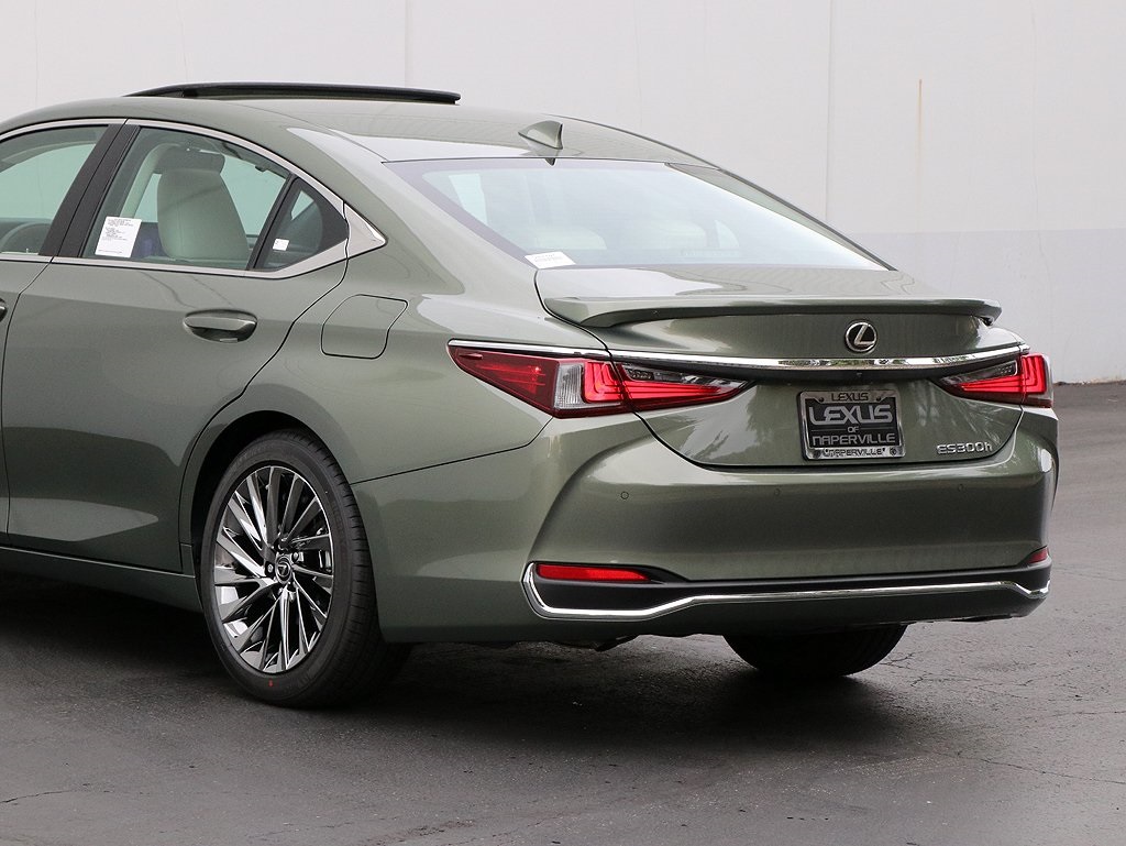 New 2025 Lexus ES HYBRID ES 300h ULTRA LUXURY 4-DOOR SEDAN for sale in Naperville