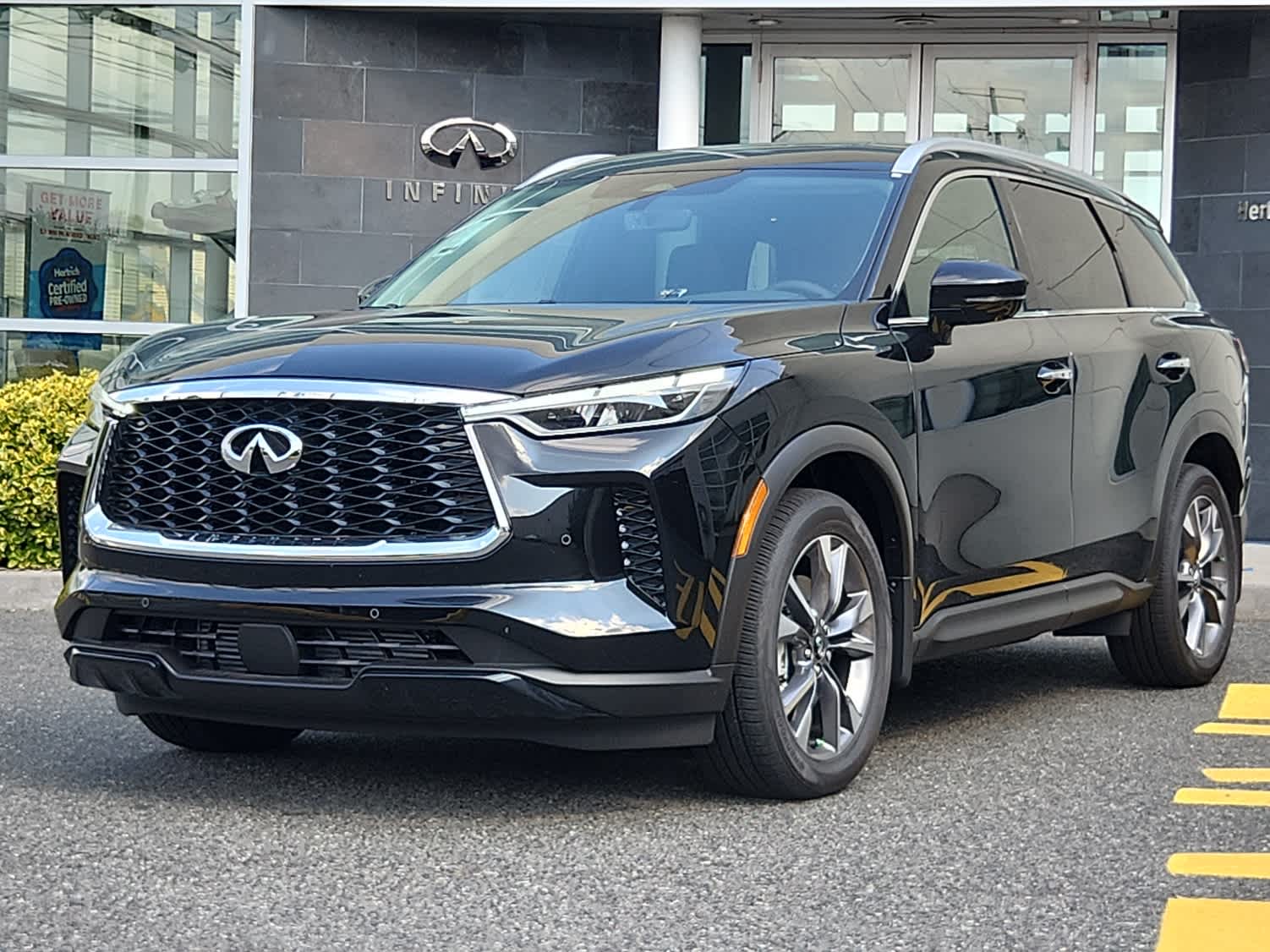 New 2025 INFINITI QX60 LUXE Sport Utility in Newark #I25017 | Hertrich INFINITI of Newark