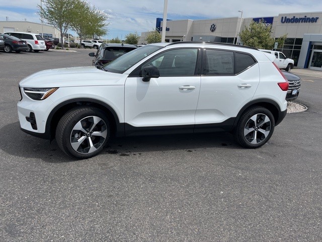 New 2025 Volvo XC40 B5 Plus Dark Theme 4D Sport Utility in Billings # ...
