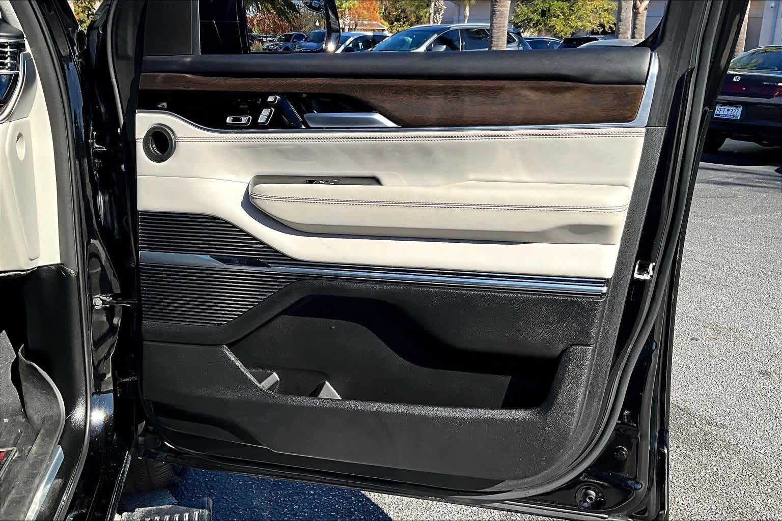 Pre-Owned 2023 Jeep Grand Wagoneer Sport Utility in Atlanta #PS518187 ...