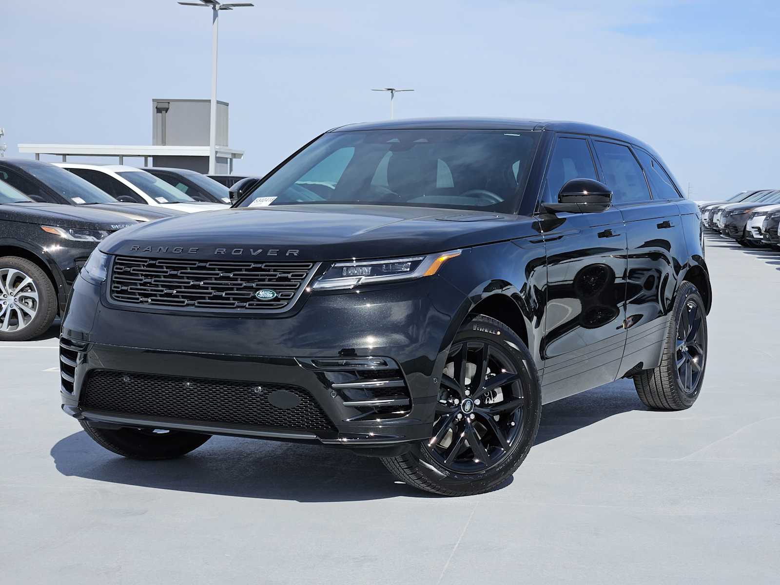 New 2026 Land Rover Range Rover Velar Dynamic SE Sport Utility in ...