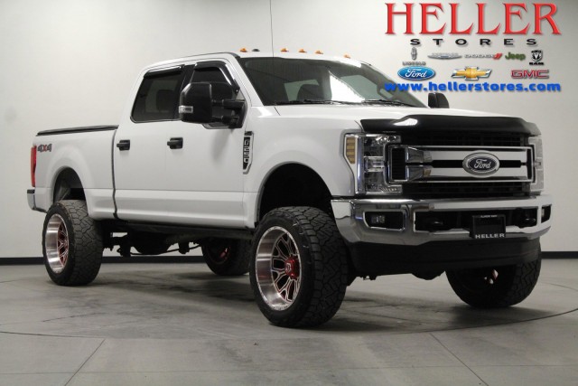 Pre-Owned 2018 Ford F-250 Super Duty XLT 4D Crew Cab in Pontiac #U24989A | Heller Motors Inc