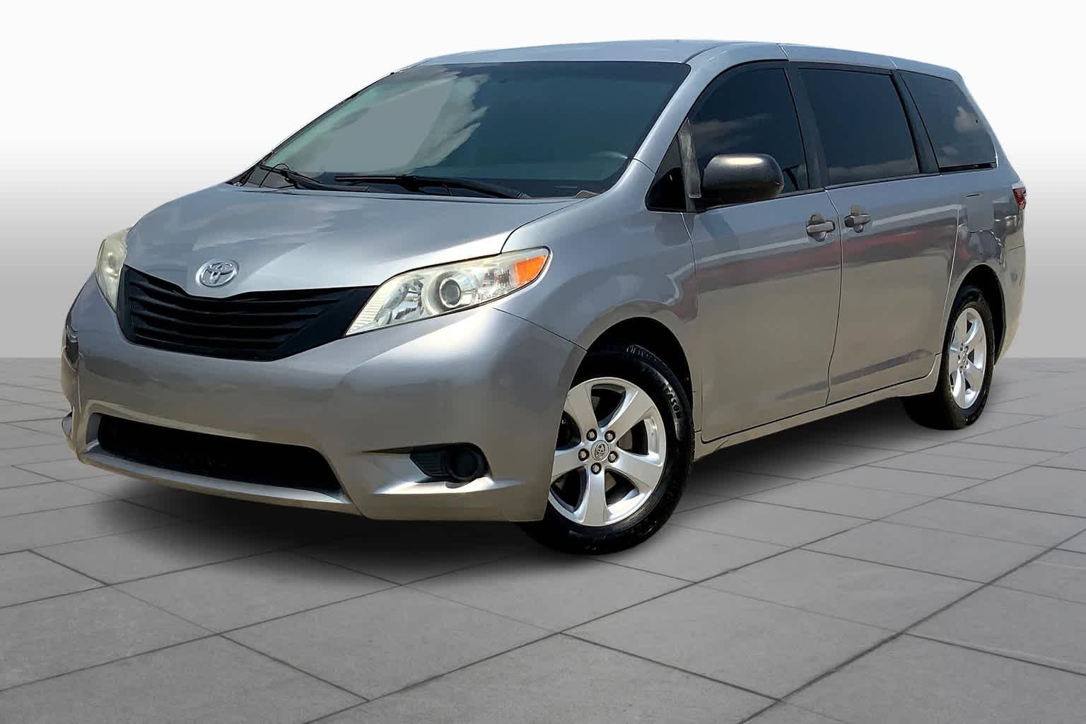 Pre-Owned 2017 Toyota Sienna L Mini-van, Passenger in Houston #HS772447 ...