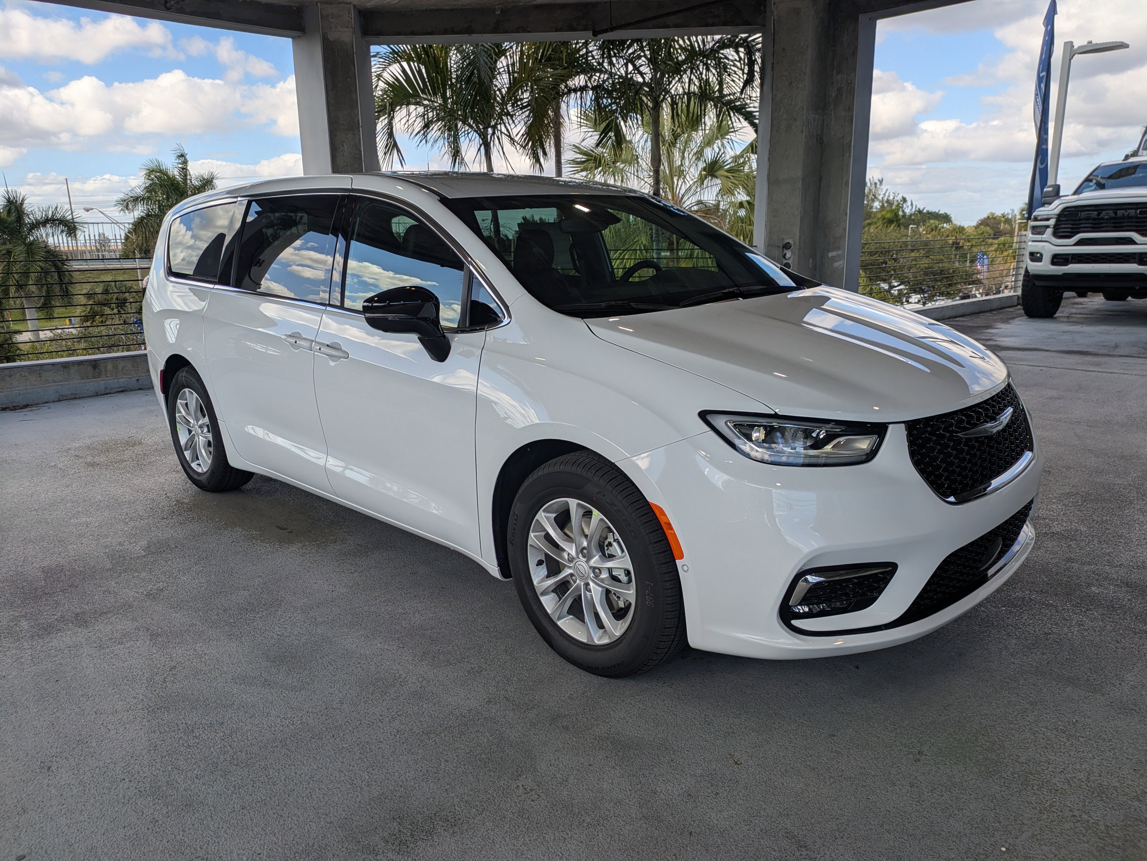 New 2026 Chrysler Pacifica Select Passenger Van in Fort Pierce #R222465 ...