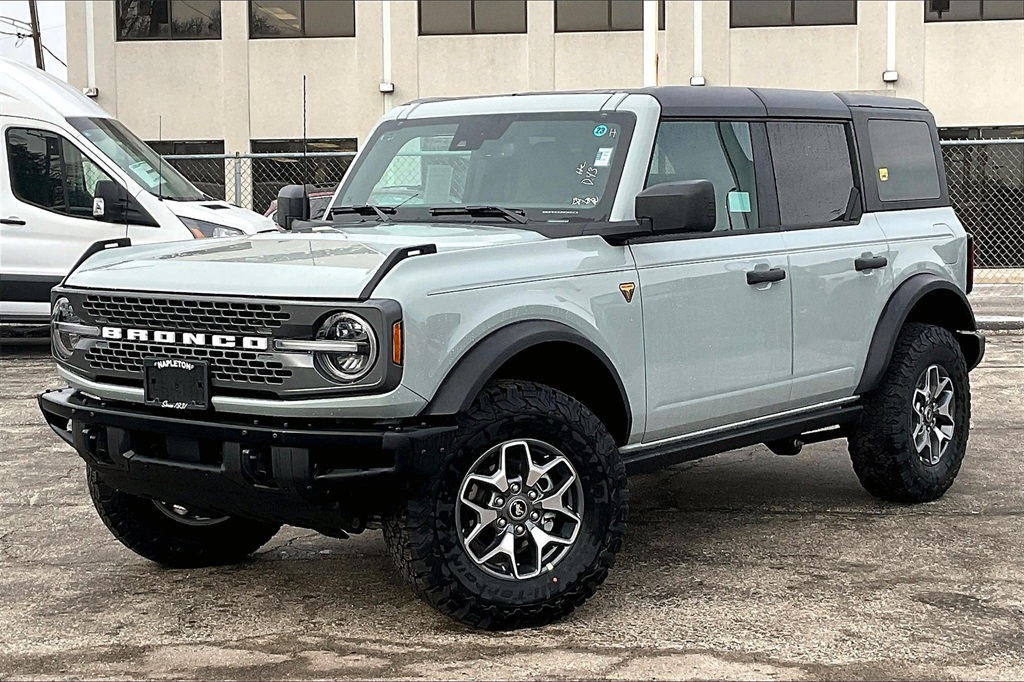 New 2024 Ford Bronco Badlands® 4 Door in Oak Lawn #FK0898 | Napleton ...