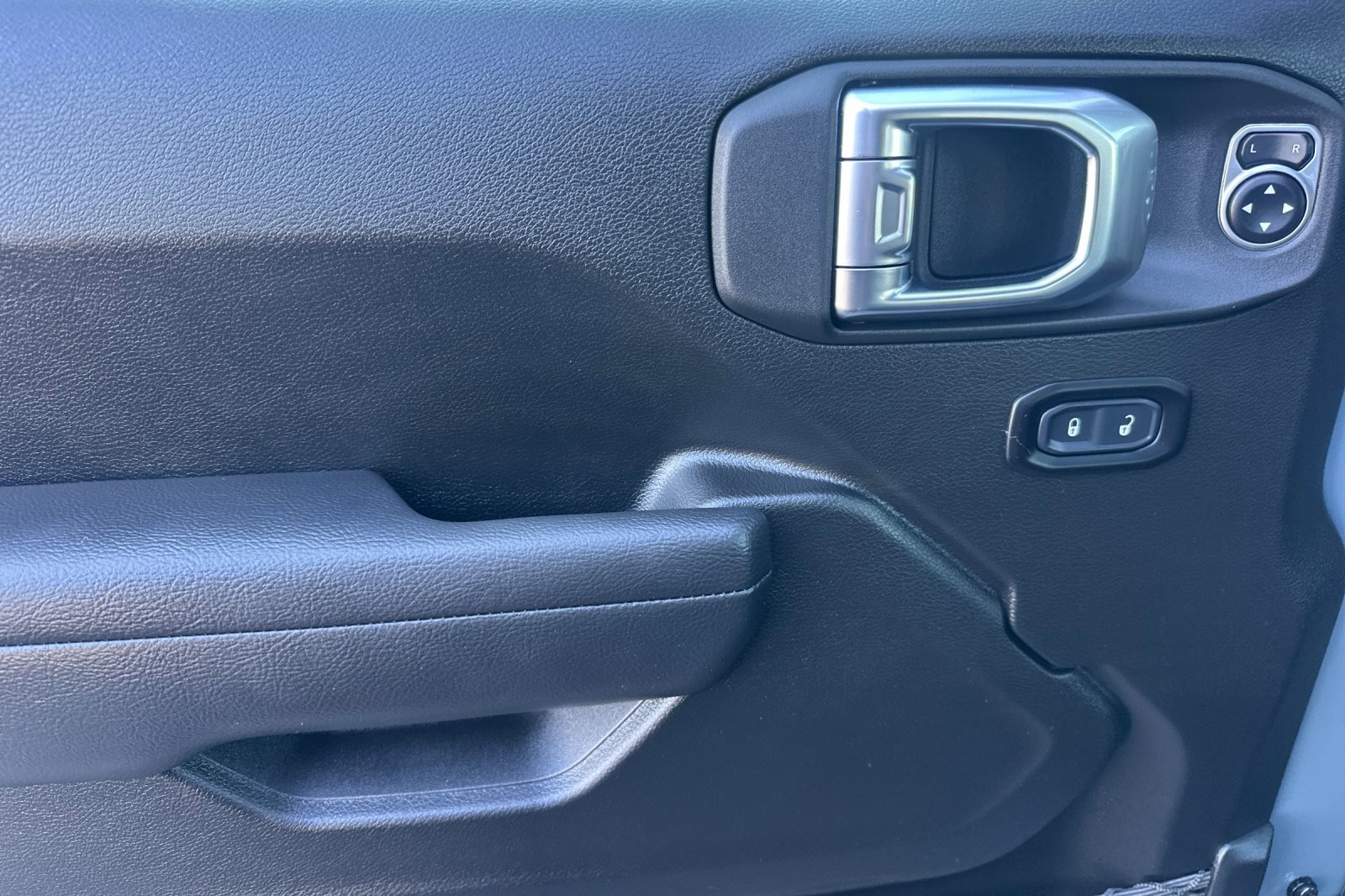 New 2025 Jeep Gladiator Nighthawk Crew Cab in Turlock #N10316 | Turlock ...