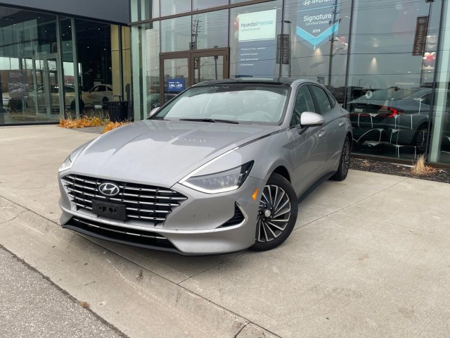 Pre-Owned 2023 Hyundai Sonata Hybrid Ultimate Intermediate in London ...