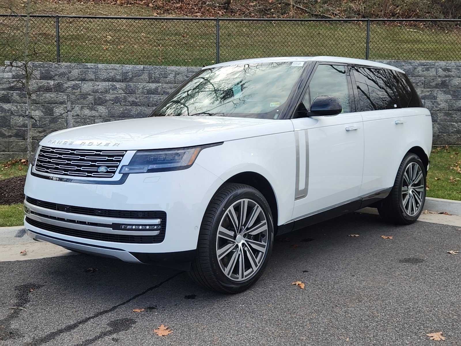 New 2025 Land Rover Range Rover Autobiography Sport Utility in Falls Church 20414L Beyer Auto Group