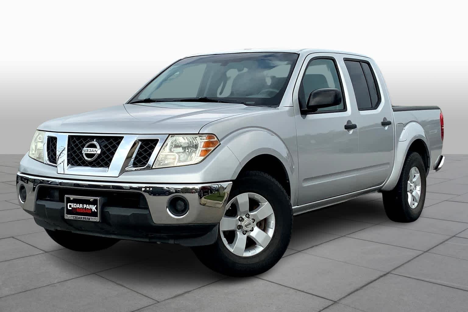 Pre-Owned 2011 Nissan Frontier SV 2WD Crew Cab SWB Auto Crew Cab Pickup ...