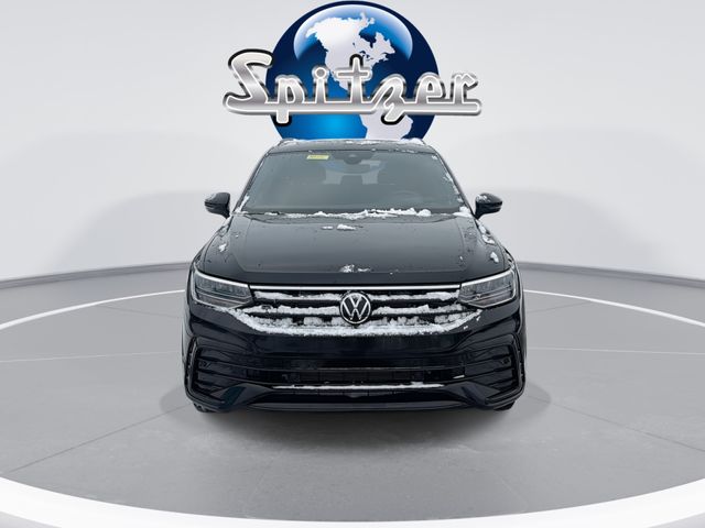 Pre-Owned 2022 Volkswagen Tiguan 2.0T SE R-Line Black 4D Sport Utility ...