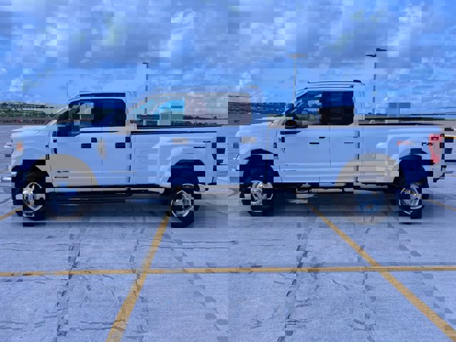 Pre-Owned 2022 Ford Super Duty F-350 DRW XLT Crew Cab Pickup in Guam #25RN03 | Triple J Guam