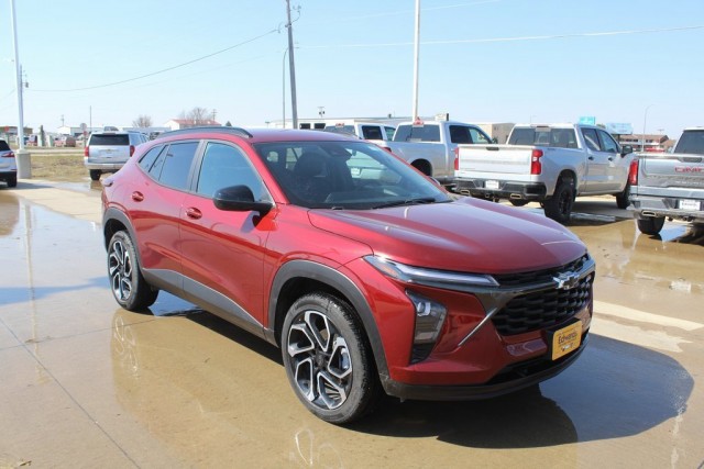 Certified Pre-Owned 2024 Chevrolet Trax 2RS Sport Utility in Council ...