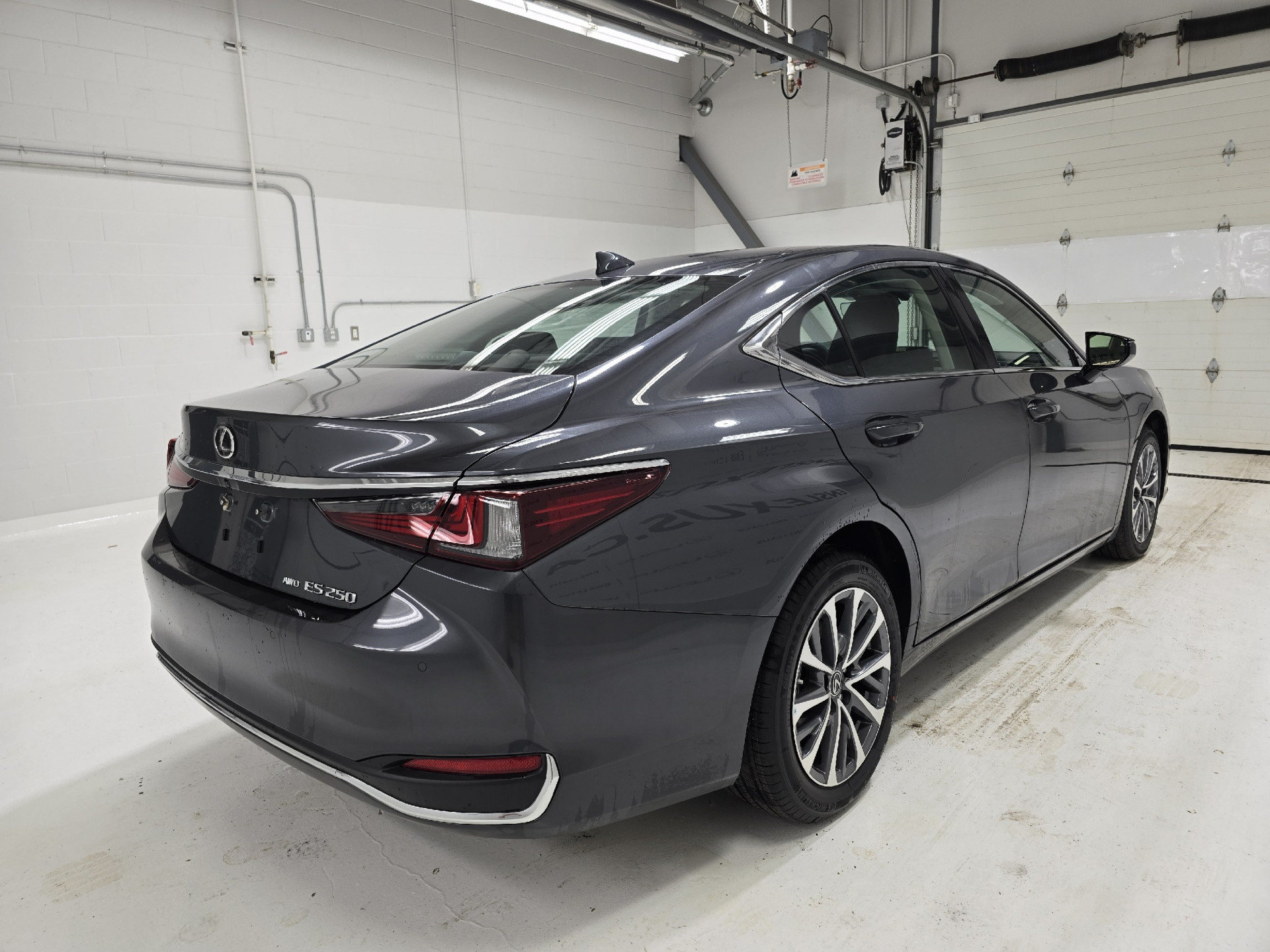 New 2024 Lexus ES 250 Premium Package Sedan in Saskatoon #L24195 | Ens Lexus