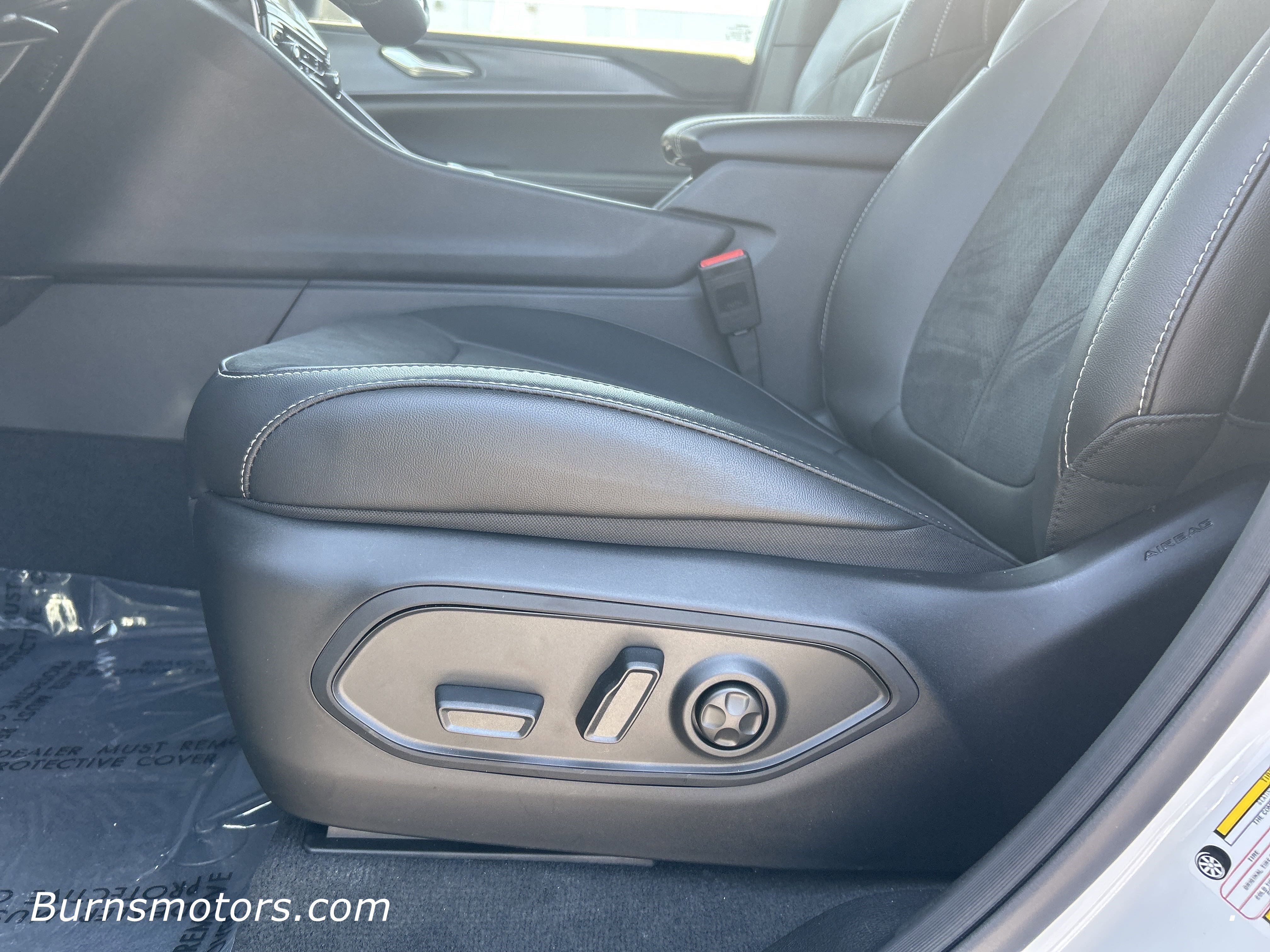 New 2025 Jeep Grand Cherokee L Altitude Utility in McAllen #25537 | Burns Motors