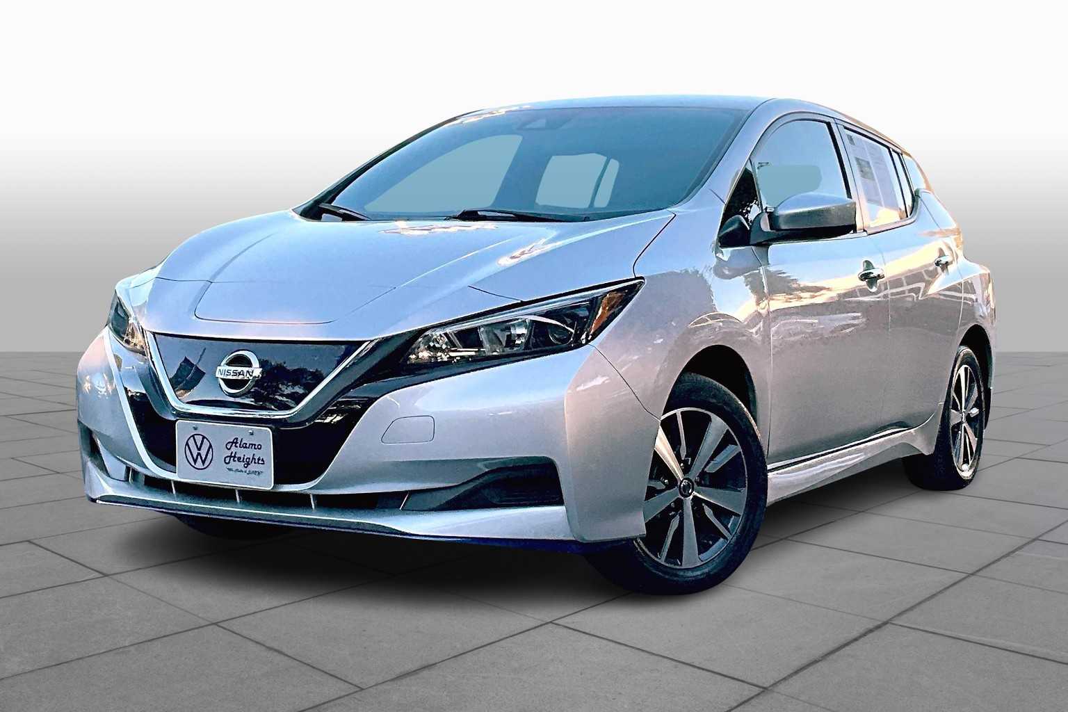 Nissan leaf used car store