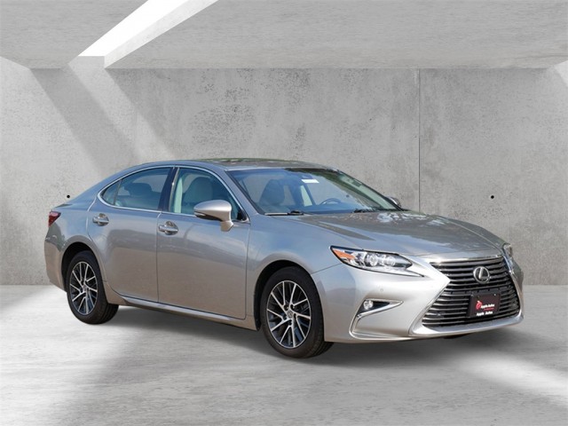Pre-Owned 2017 Lexus ES 350 4D Sedan in #W0467Z | Apple Autos