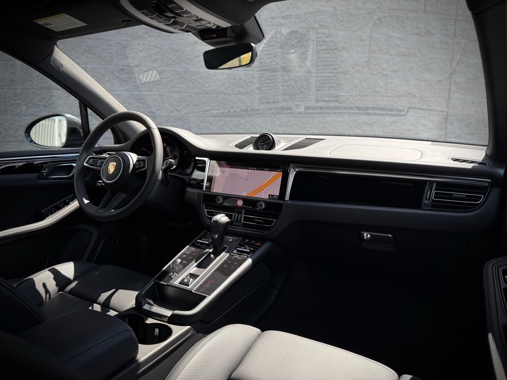 New 2025 Porsche Macan in Liberty Lake #191775 | Porsche Spokane