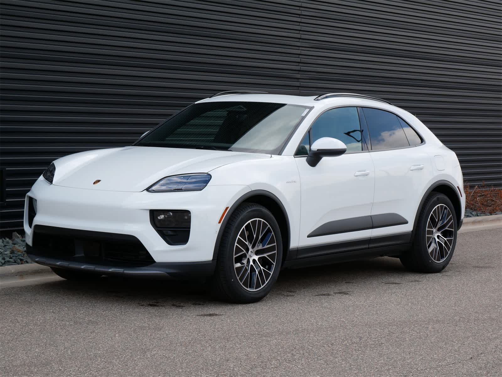 New 2025 Porsche Macan Electric Sport Utility in Maplewood #SL077143 | Porsche St. Paul