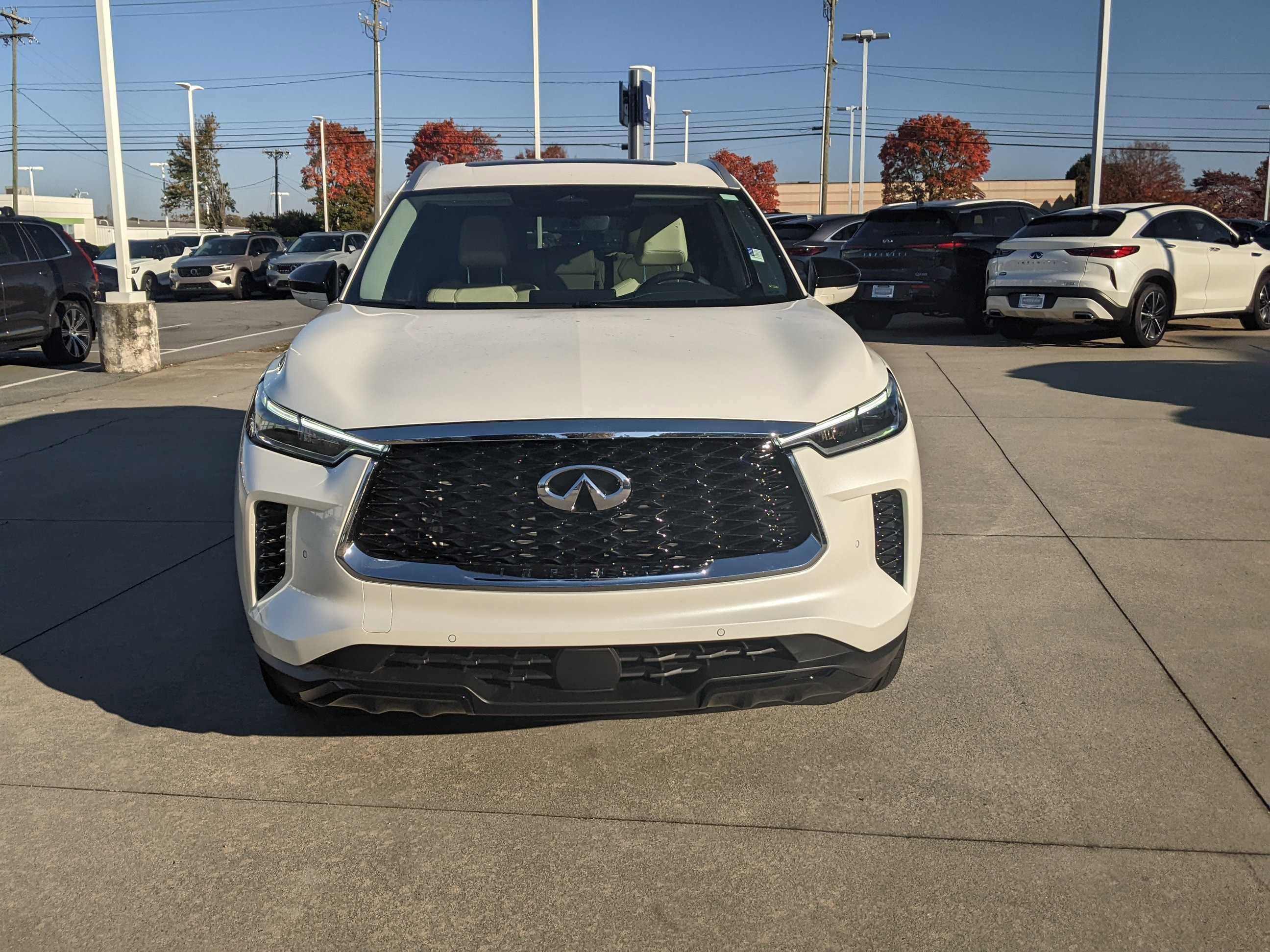 New 2024 INFINITI QX60 LUXE FWD CROSSOVER in Greensboro #5N4563 | Modern INFINITI