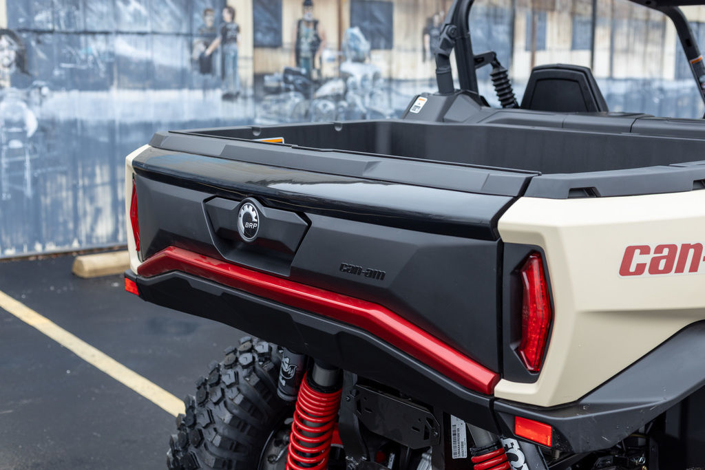 New 2024 Can-Am® Commander XT-P 1000R XT 1000R for sale in Alton, IL | Ted's Motorcycle World