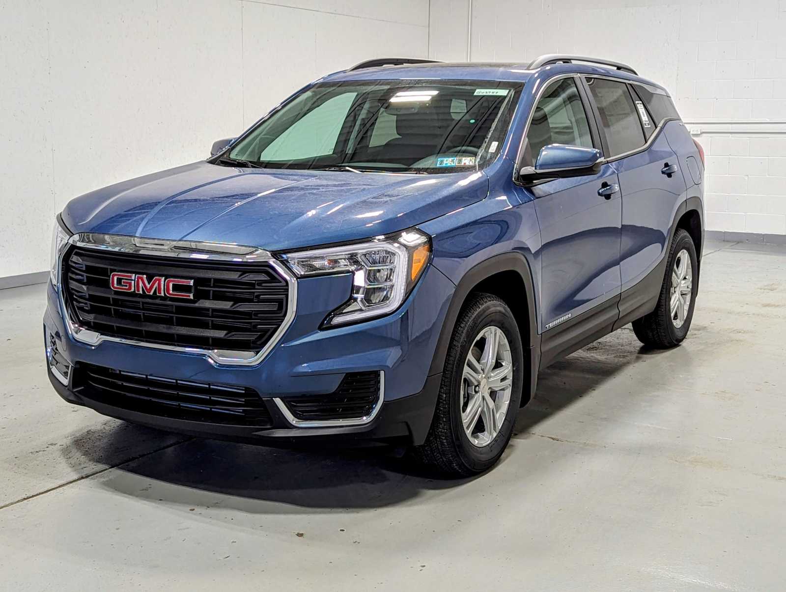 New 2024 GMC Terrain SLE in Downpour Metallic | Greensburg, PA | #G03759