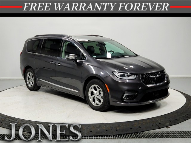 Pre-Owned 2023 Chrysler Pacifica Limited 4 Door Passenger Van in ...