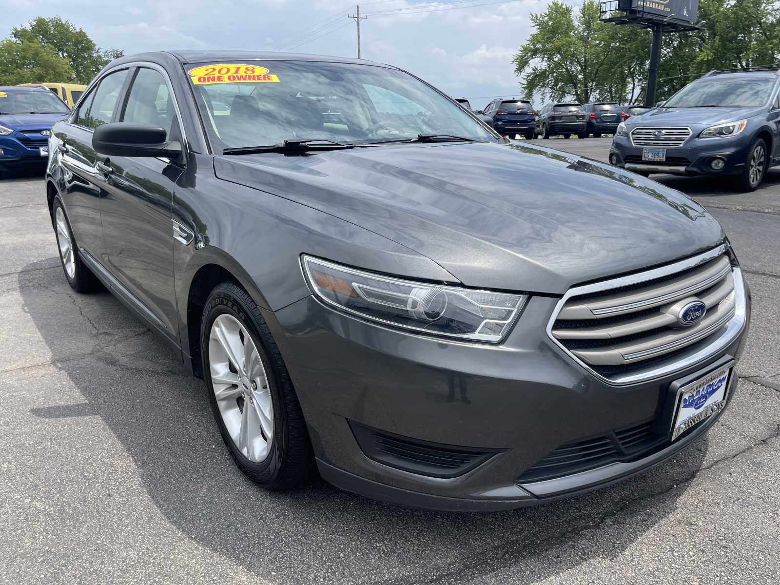 Pre-Owned 2018 Ford Taurus SE 4dr Car in Freeport #0JG103394 | J.H ...