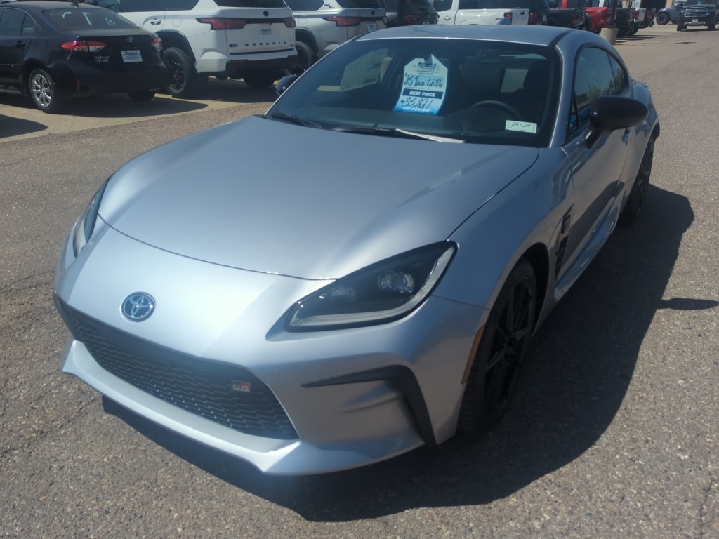 New 2025 Toyota GR86 Premium MT 2+2 COUPE 6 SPD M/T in Spirit Lake #29128 | Okoboji Toyota