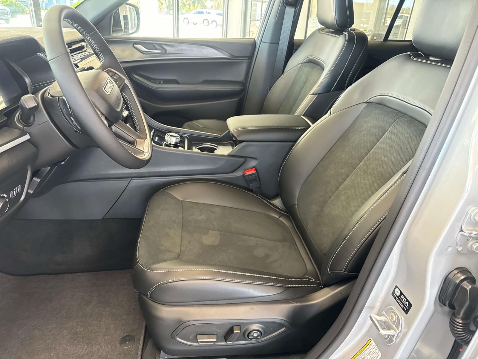 New 2025 Jeep Grand Cherokee Altitude Utility in Houma #T5J010 ...