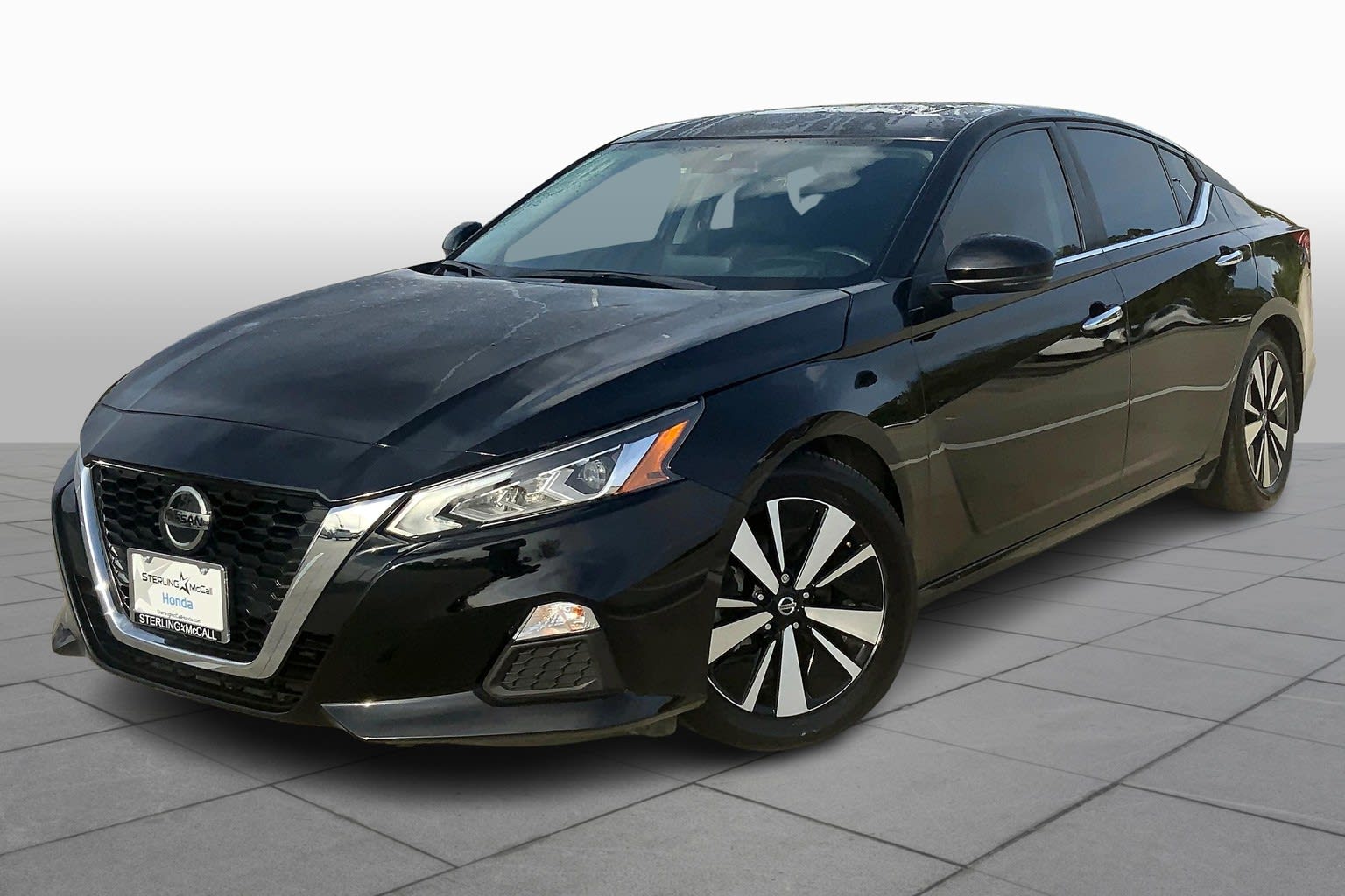 Nissan Altima 2022 Blacked Out