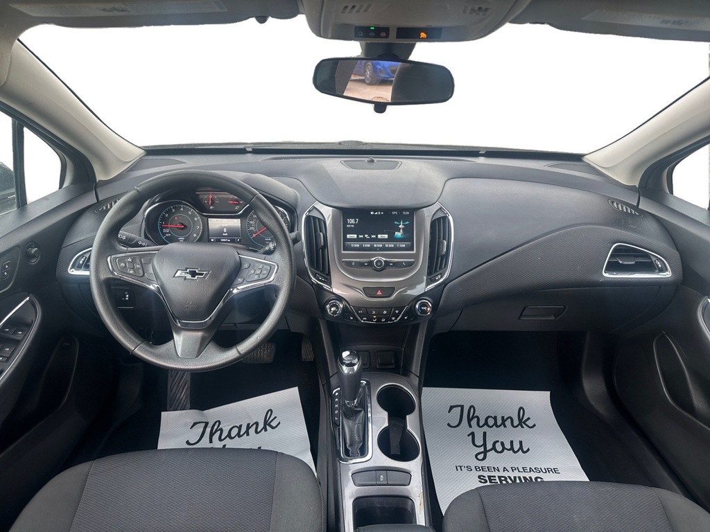 Pre-Owned 2017 Chevrolet Cruze 4dr Sdn 1.4L LT w-1SD Sedan in Calgary #2612-9 | House of Cars