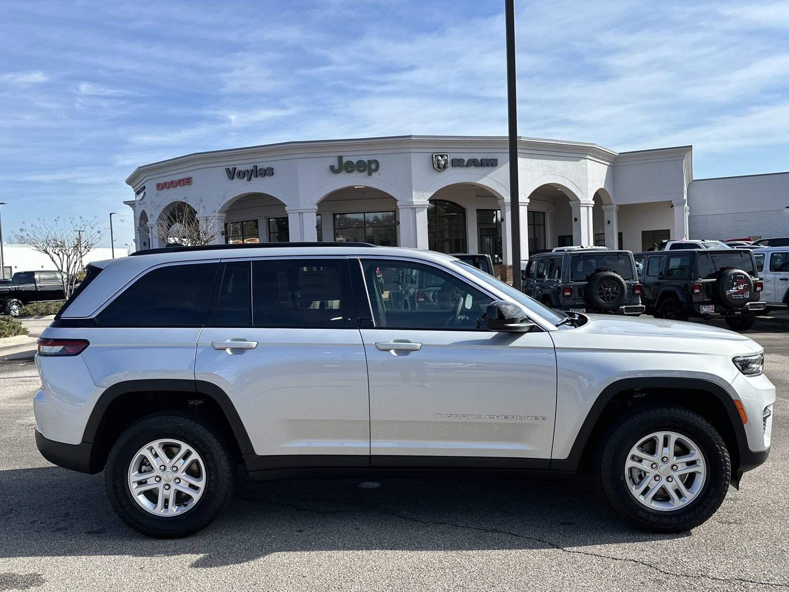 New 2025 Dodge RAM Jeep Chrysler Grand Cherokee Laredo For Sale Birmingham AL | Vestavia Hills ...