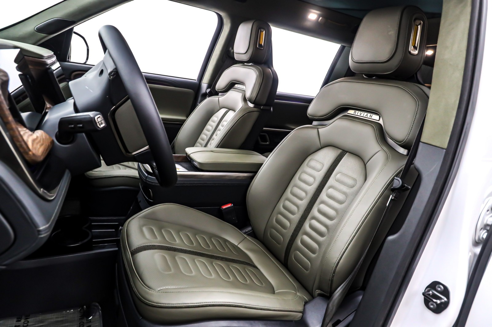 Pre-Owned 2023 Rivian R1S Adventure Quad-Motor Large Pack SUV in ...