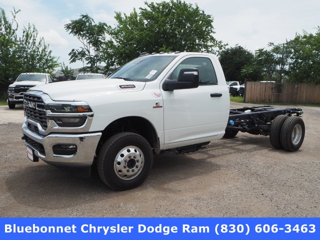 New 2025 RAM 3500 Chassis Cab Tradesman Regular Cab in New Braunfels #TG580245 | Bluebonnet ...