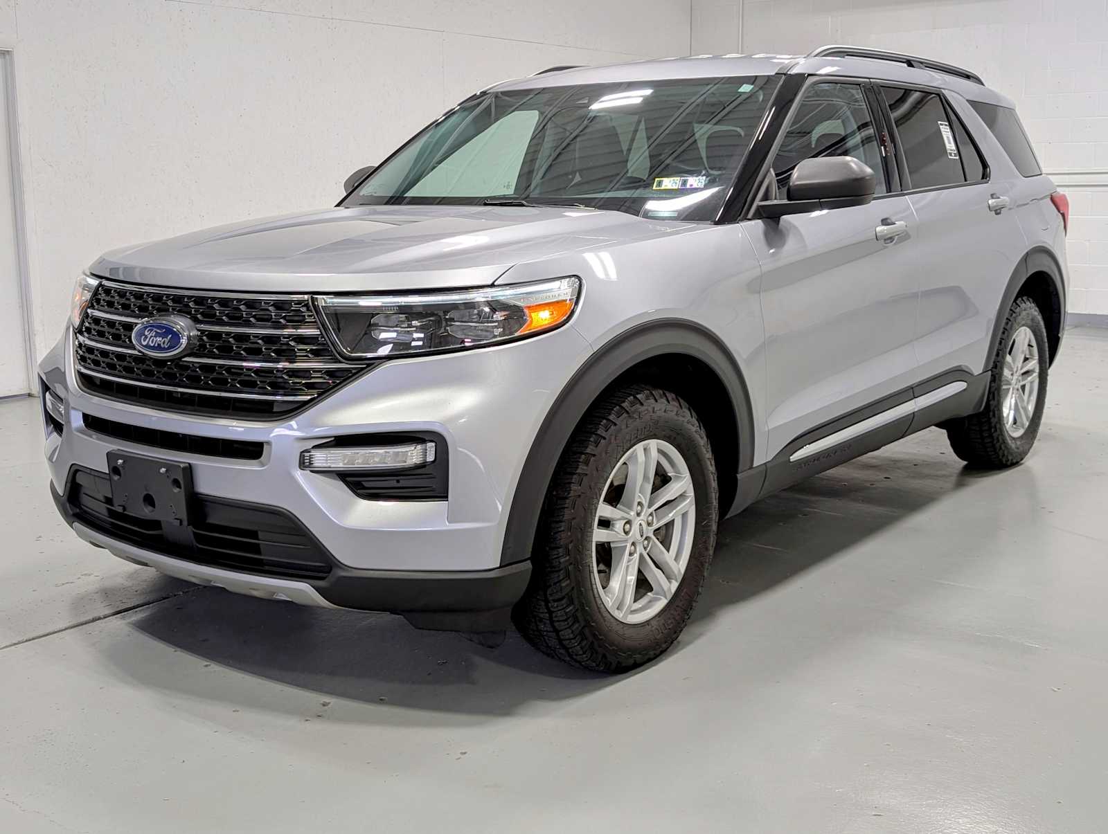 Pre-Owned 2022 Ford Explorer XLT in Iconic Silver Metallic | Greensburg ...