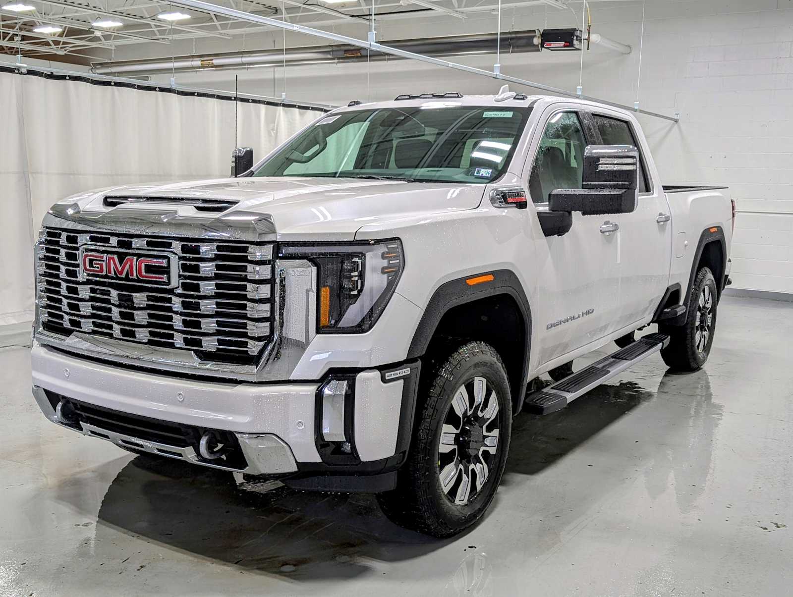 New 2025 GMC Sierra 2500HD Denali in White Frost Tricoat | Greensburg ...