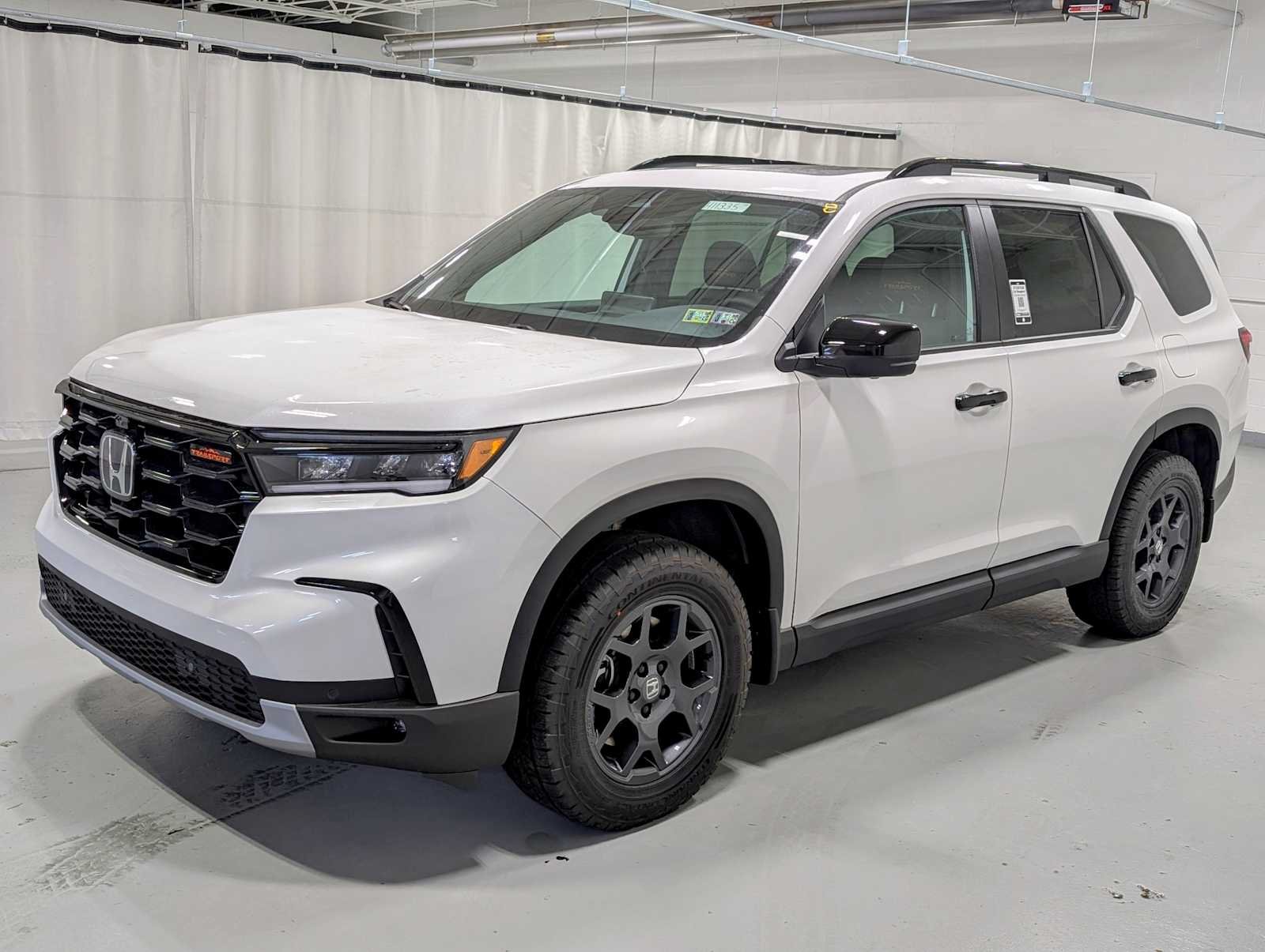 New 2025 Honda Pilot TrailSport in Platinum White Pearl | Greensburg ...