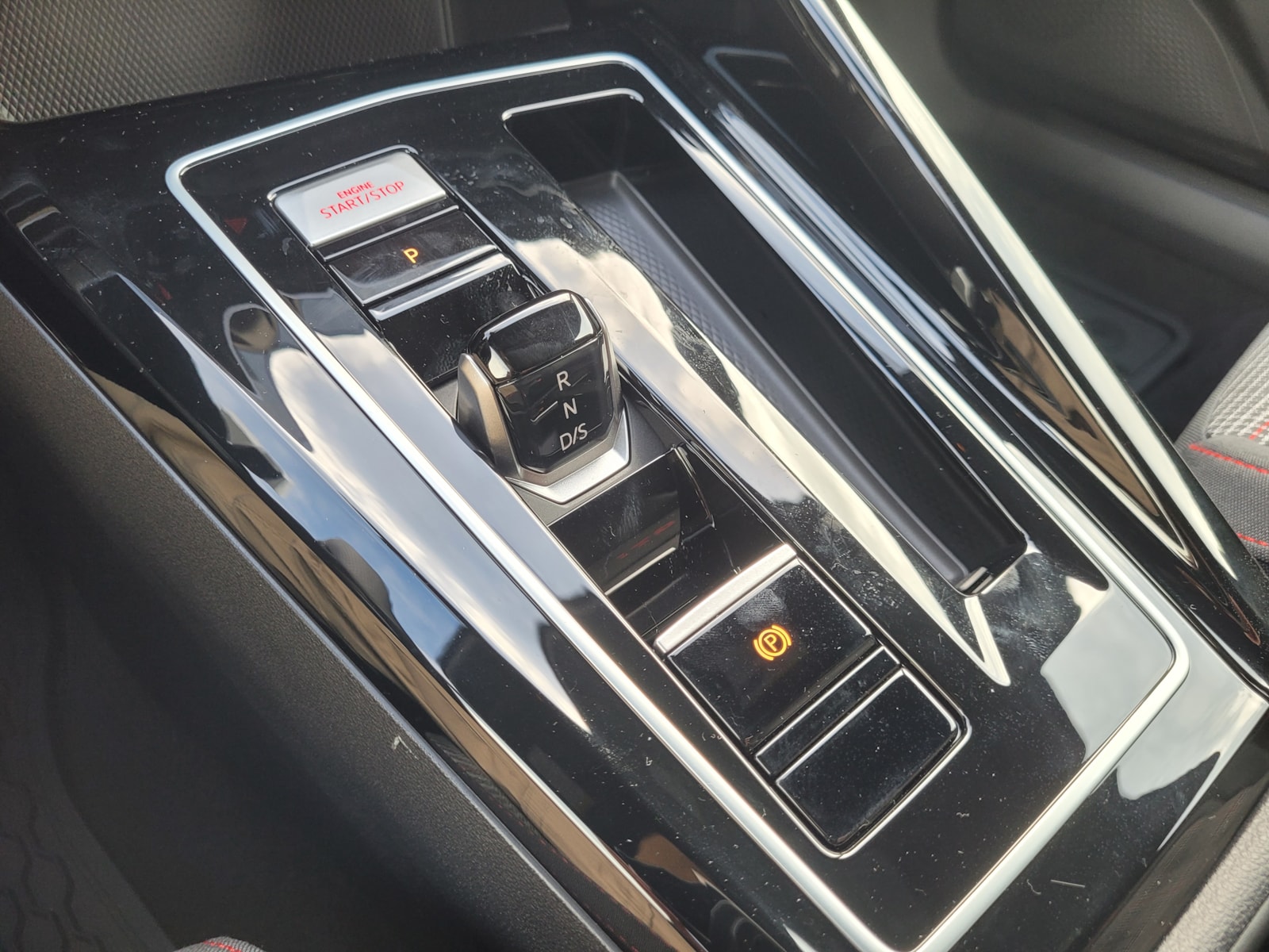 New 2024 Volkswagen Golf GTI 2.0T SE 4D Hatchback in San Jose #V240176 | Stevens Creek Volkswagen