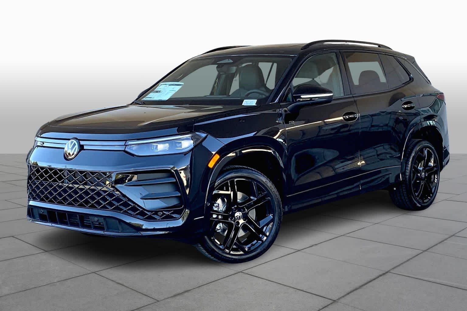 New 2026 Volkswagen Tiguan SE R-Line Black Sport Utility in Panama City ...