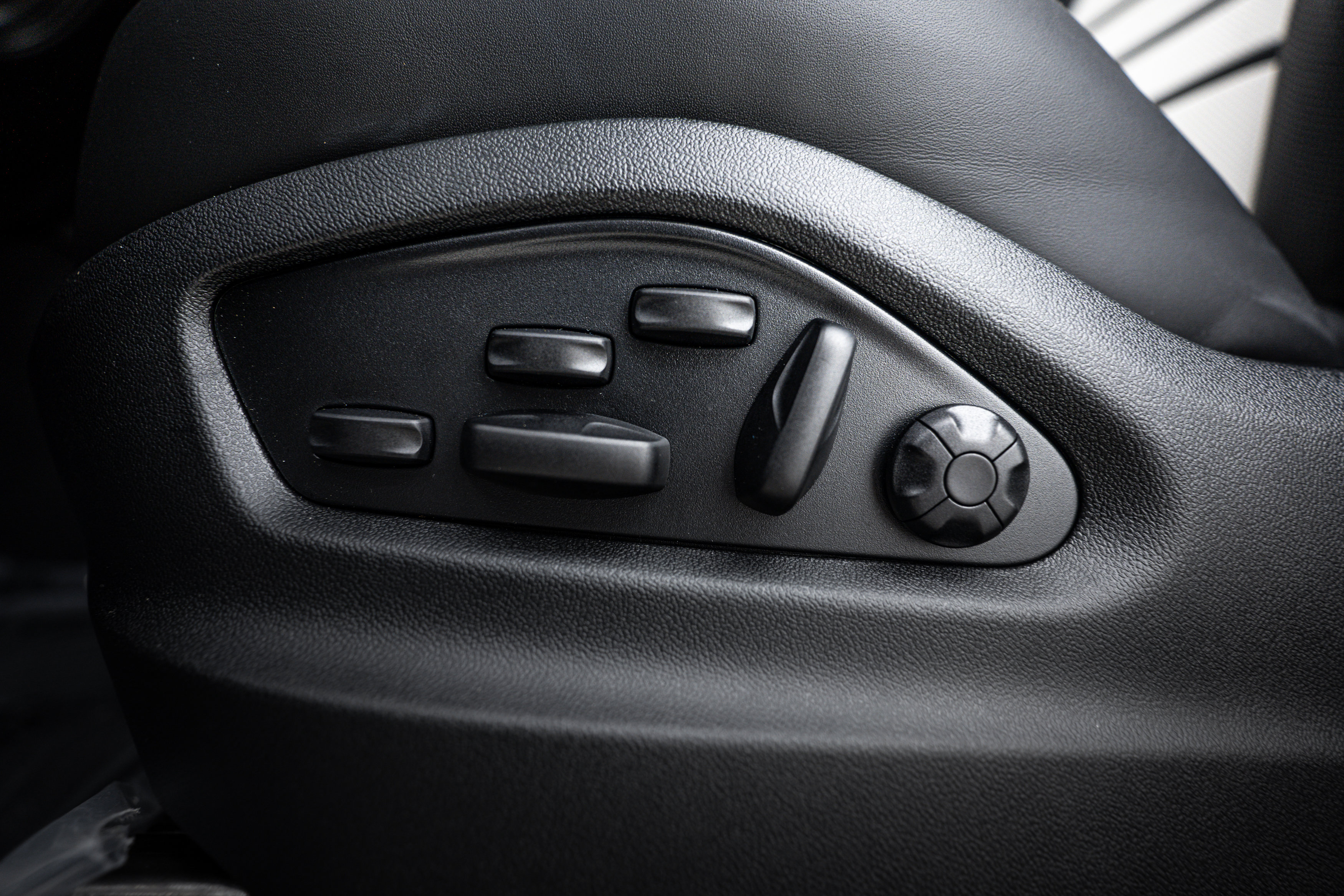 New 2025 Porsche Cayenne Turbo E-Hybrid Sport Utility in Highland Park ...