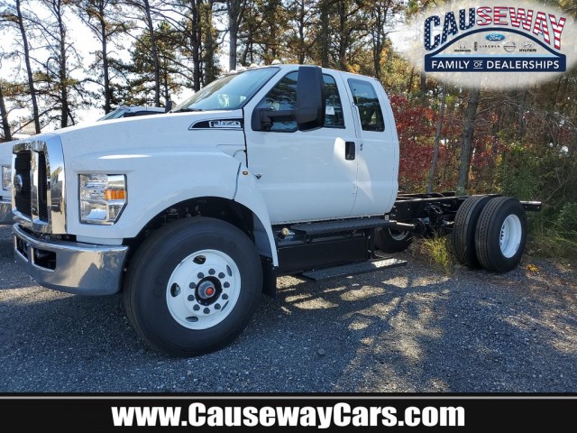 New 2025 Ford F-650-750 F-650 SD Gas Straight Frame Super Cab in ...