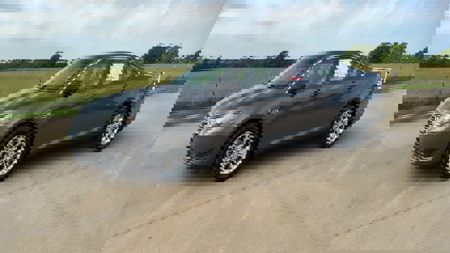 Pre-Owned 2018 Ford Taurus SE Sedan in Longview #A7398 | Peters ...