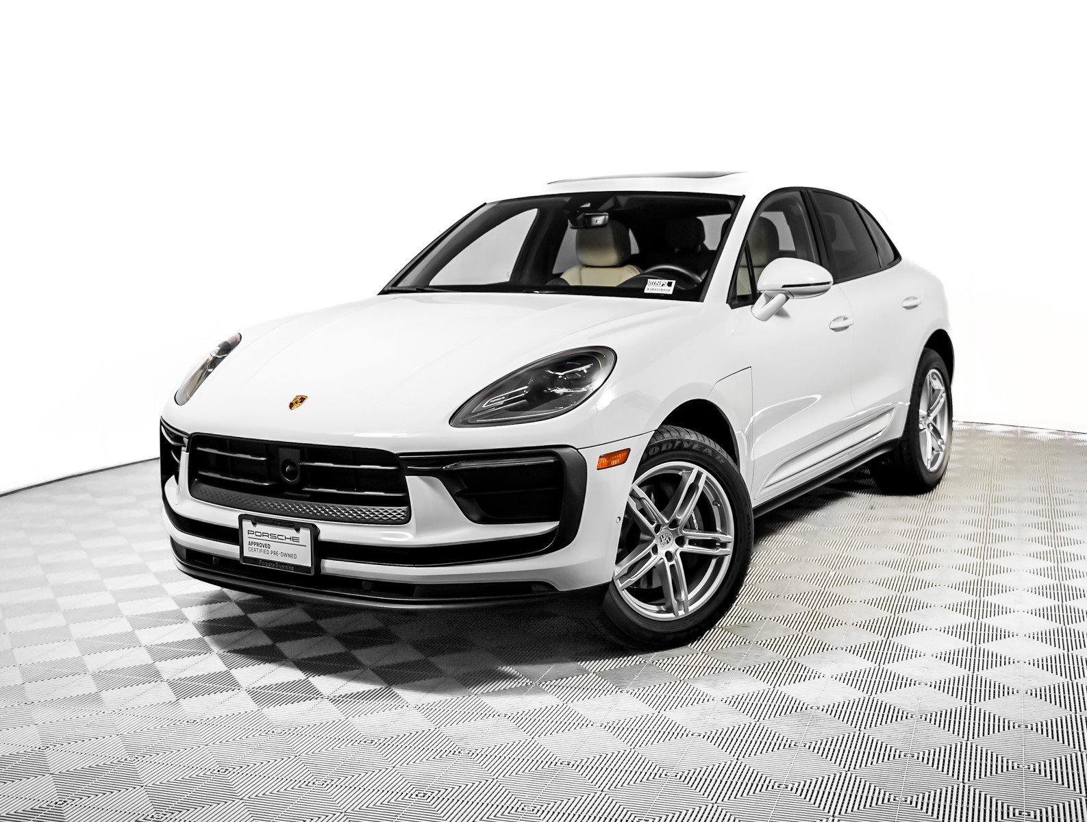 Pre-Owned Porsche Lease Specials | Porsche Riverside