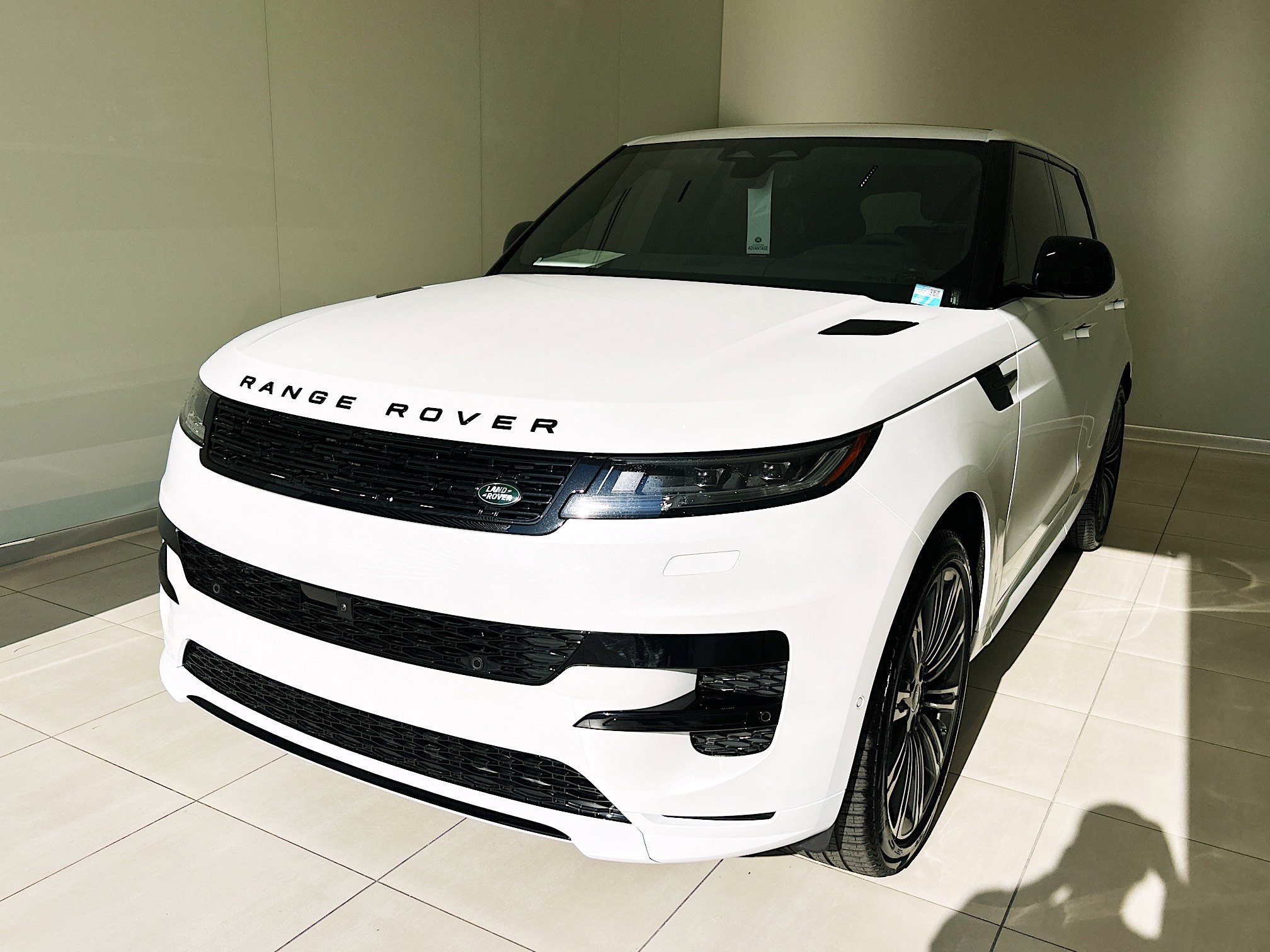 New 2024 Land Rover Range Rover Sport Dynamic SE Sport Utility in Tampa ...