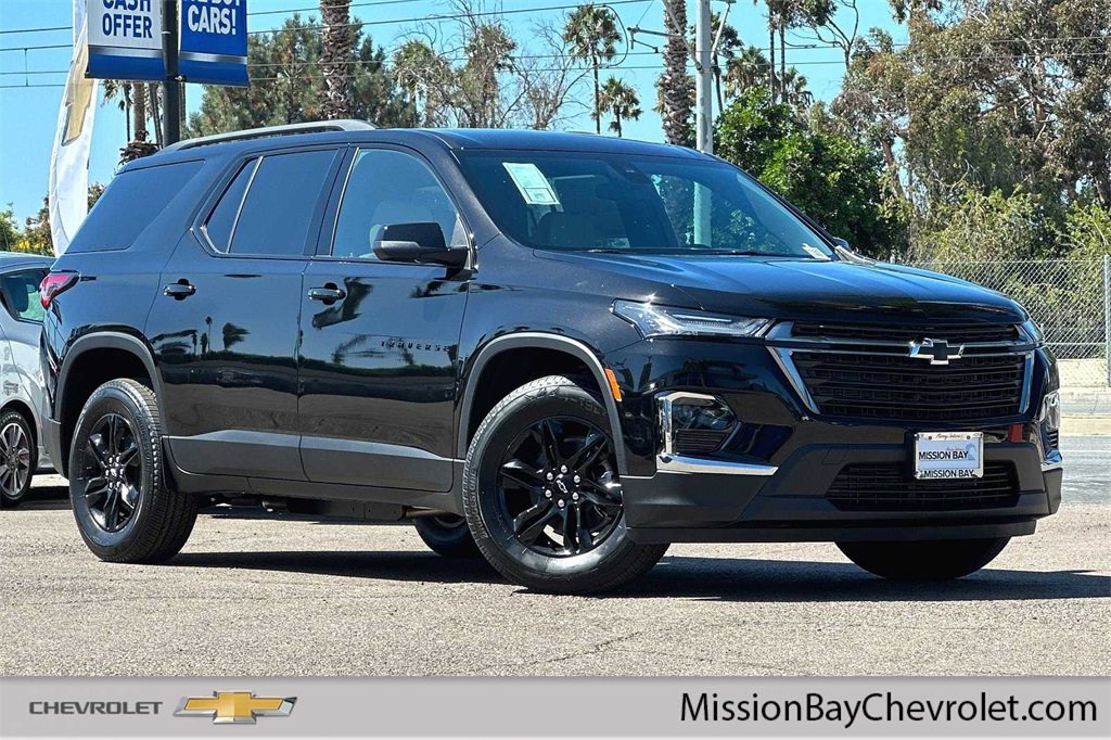 2022 Traverse Black