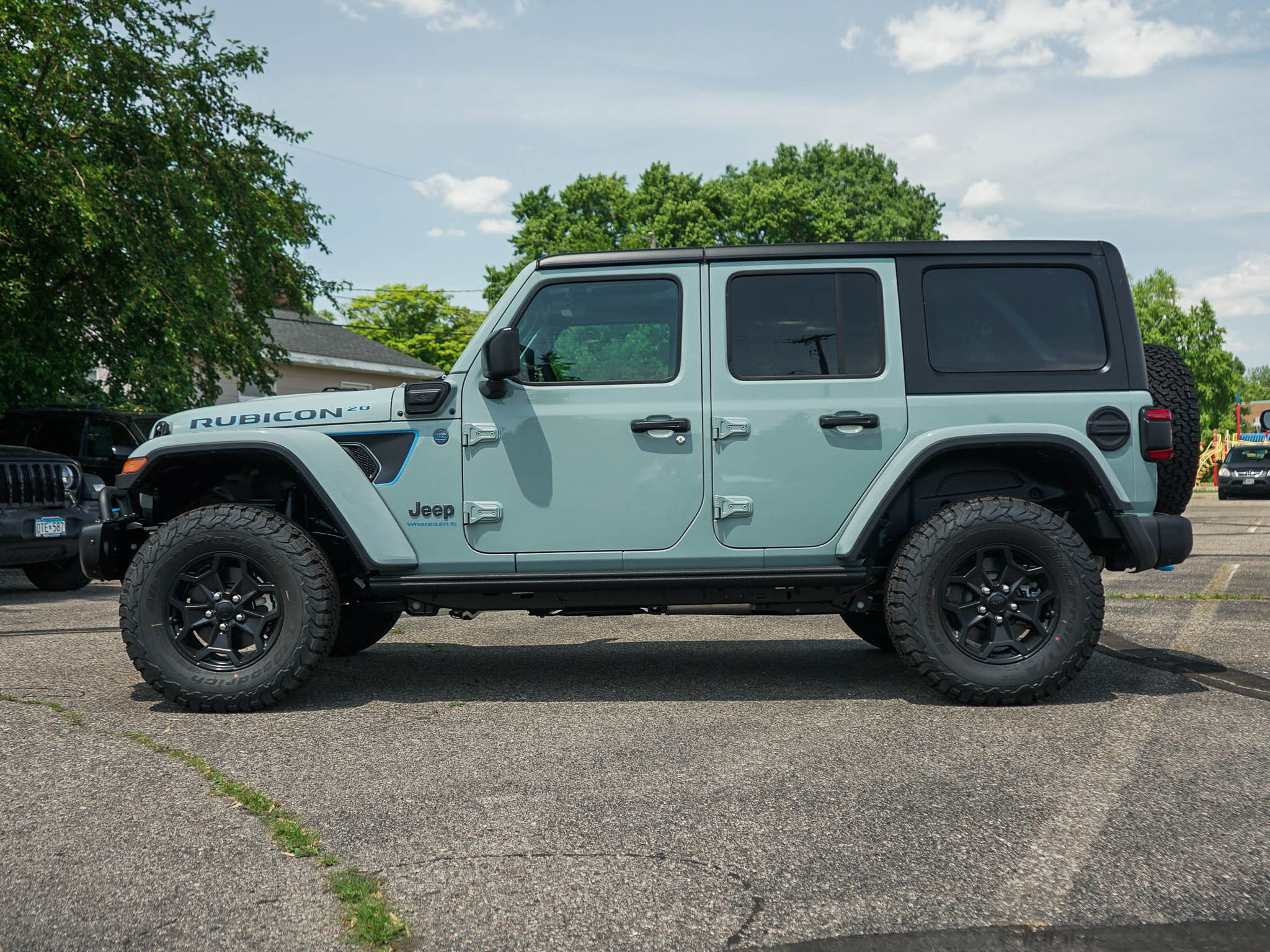 Mint Jeep Wrangler 2022