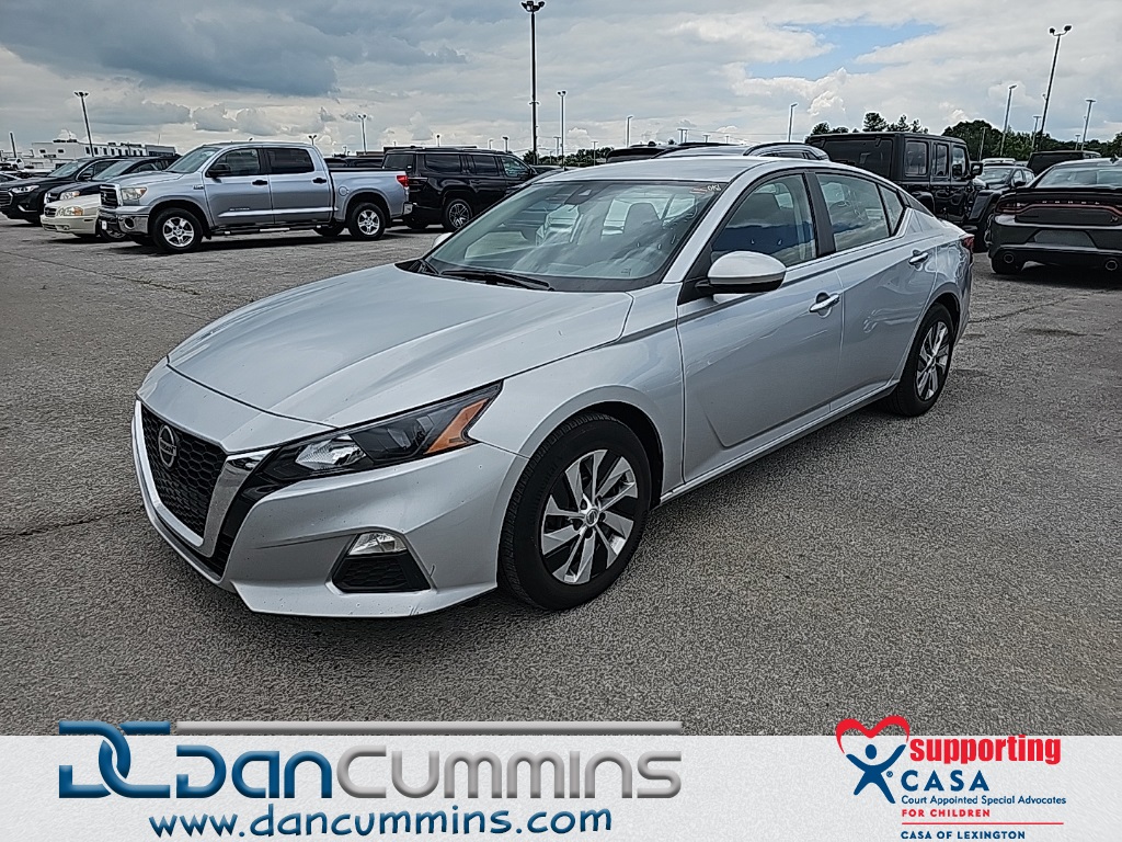 Nissan Altima Silver 2022