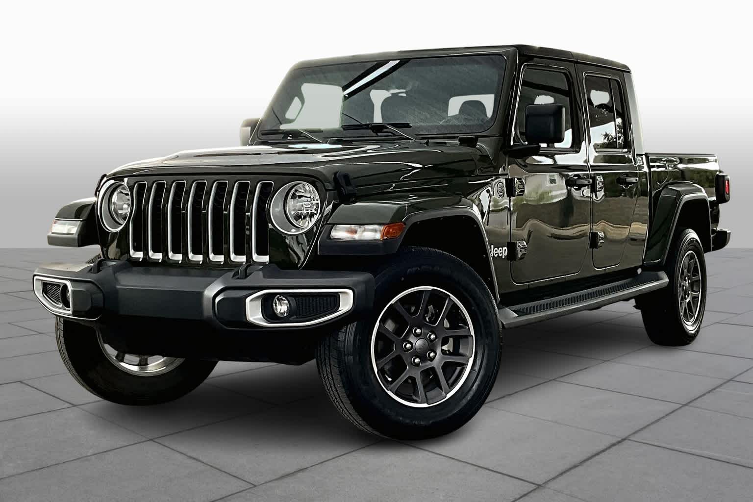 Pre-Owned 2022 Jeep Gladiator Overland 4×4 Crew Cab Pickup in ...